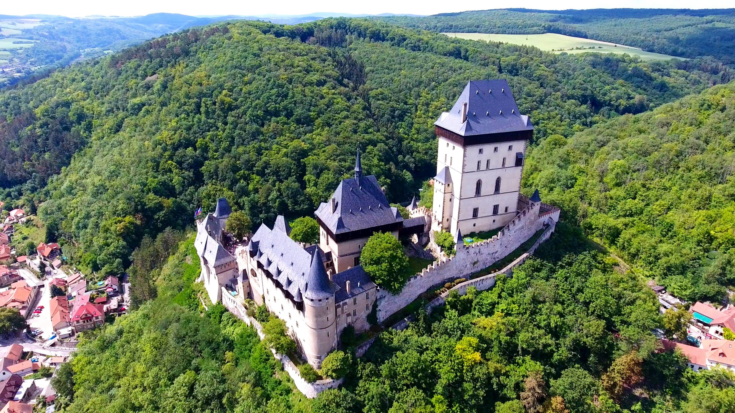Travel to Karlstejn Castle - Student Traveler